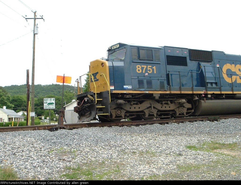 CSX 8751